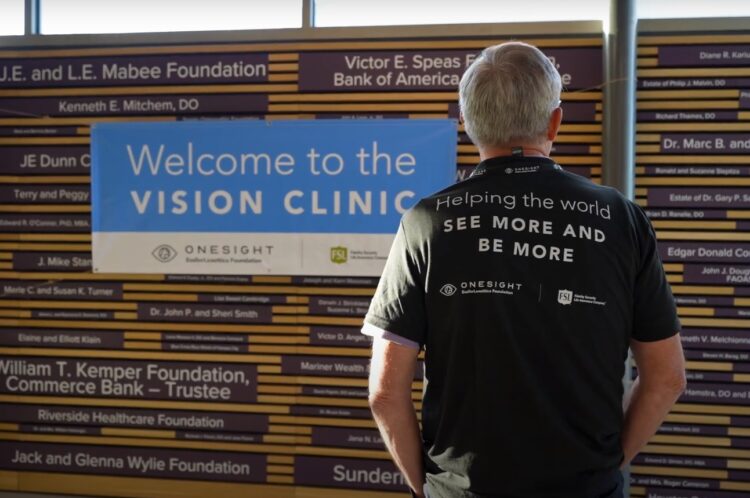 What Insurance does Lenscrafters accept?