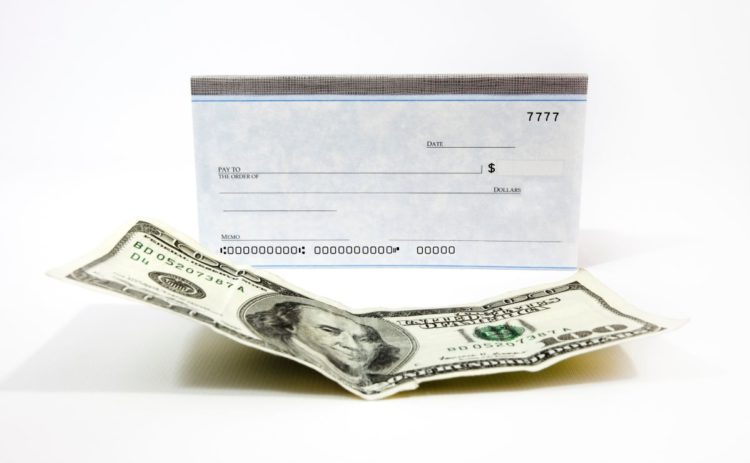 ¿Does Walgreens cash checks? Everything you need to know